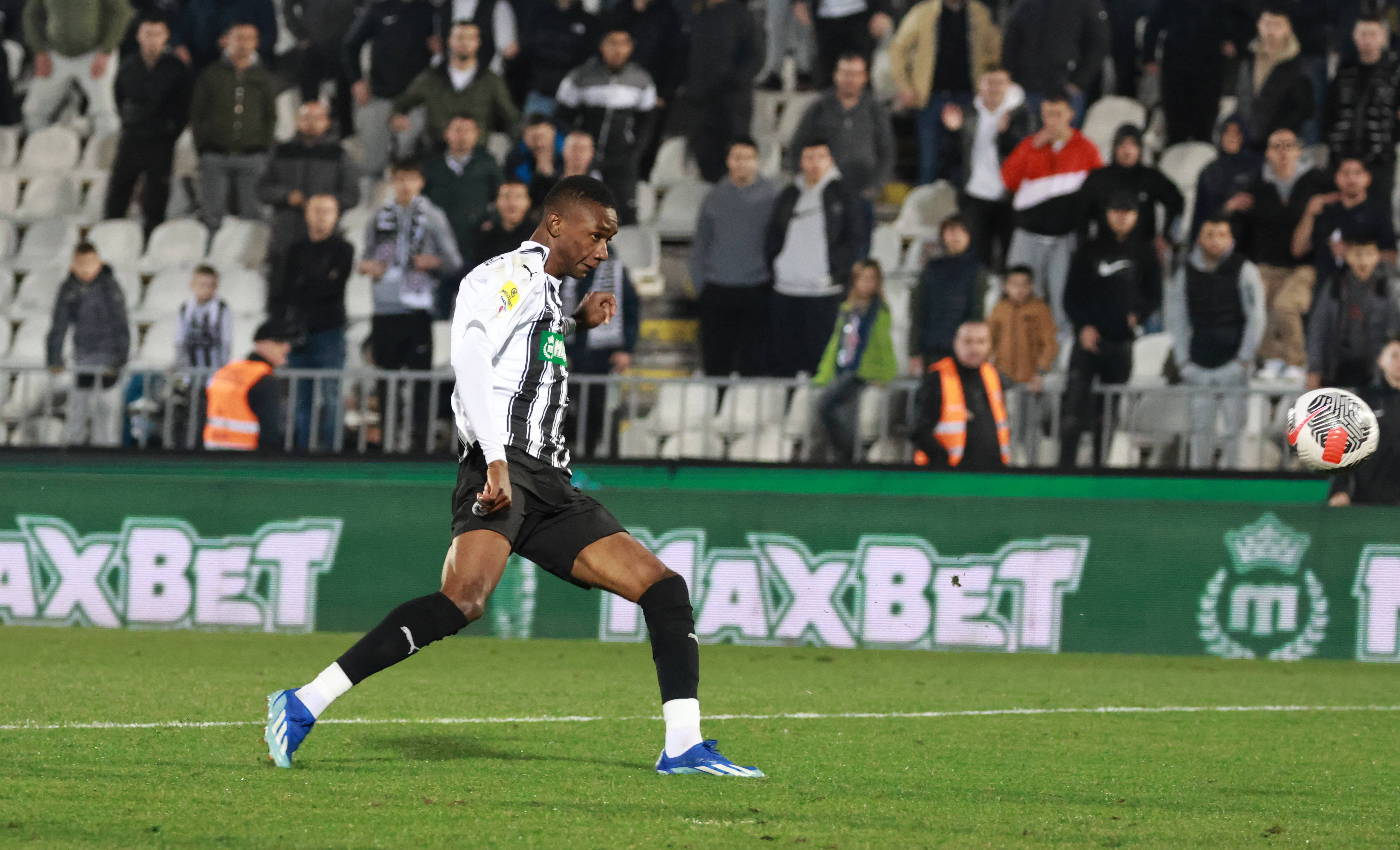 Denil Castillo after his debut